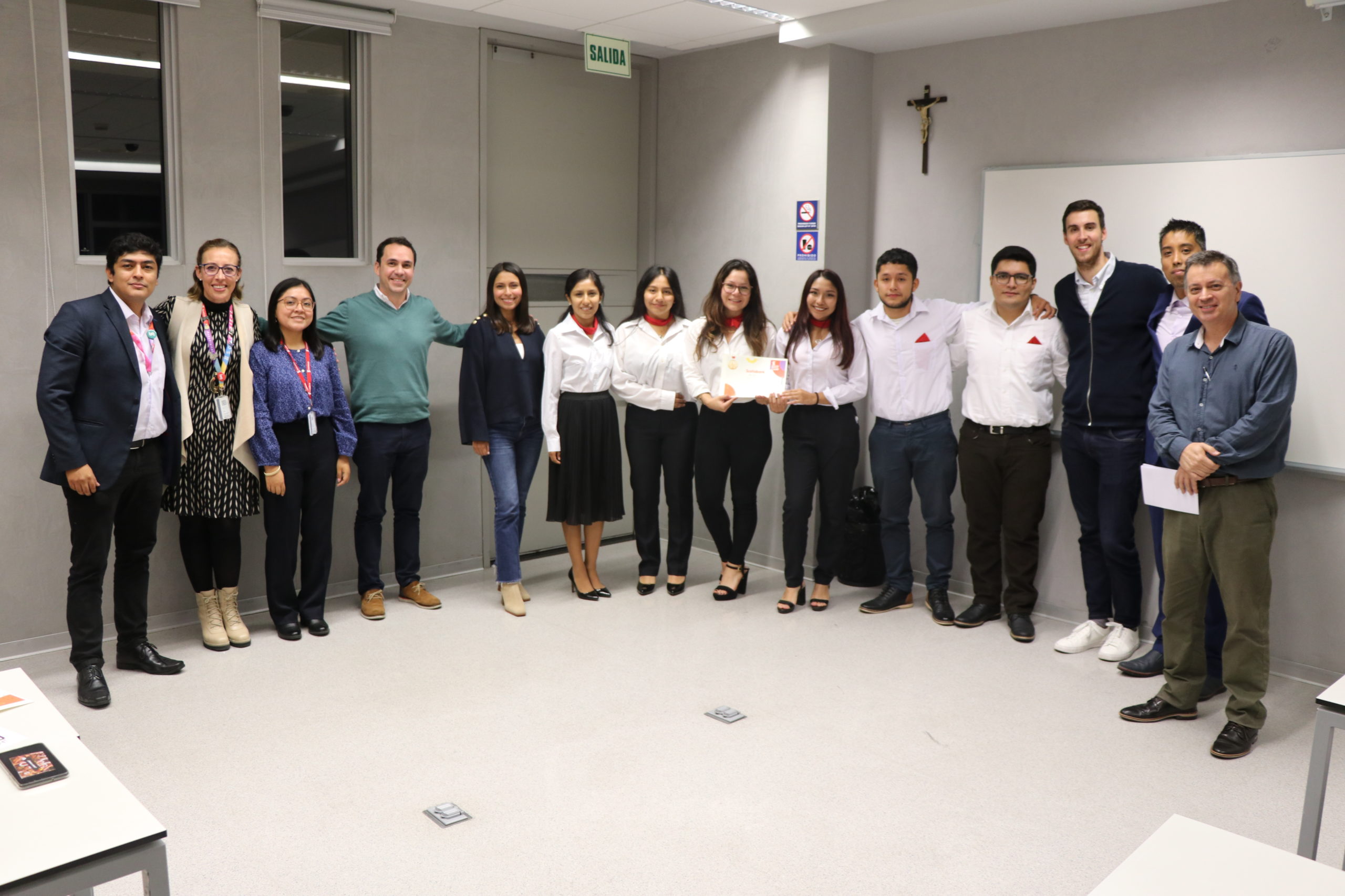 Estudiantes reciben premio en el curso Gestión de Proyectos con la ...